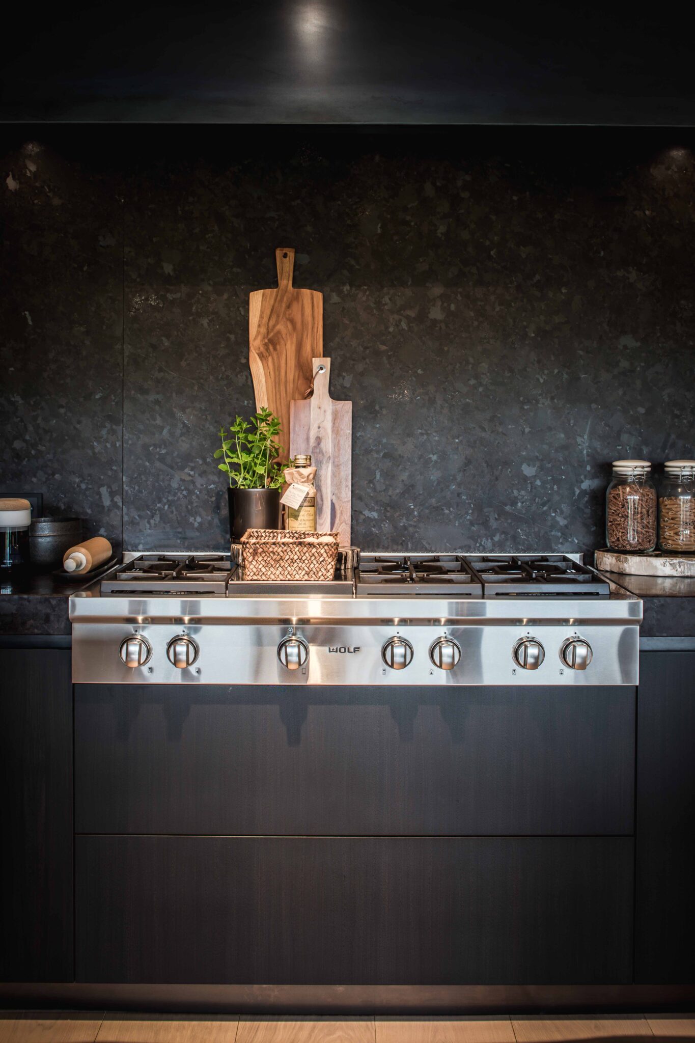 Wolf rangetops | Sealed burner rangetops make smart use of space